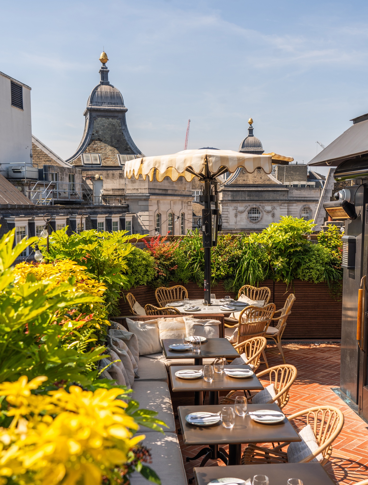 Middle Eastern Rooftop Restaurant Bar London | Summer Terrace